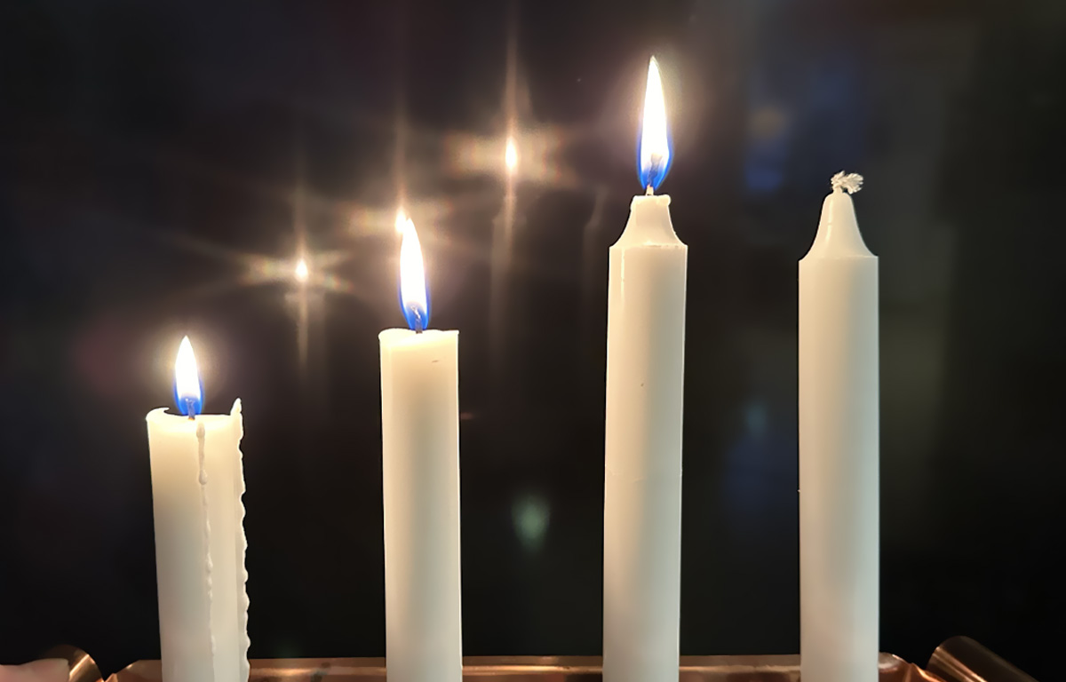 Nu tänder vi tredje adventsljuset - Tyresö Bygdegård